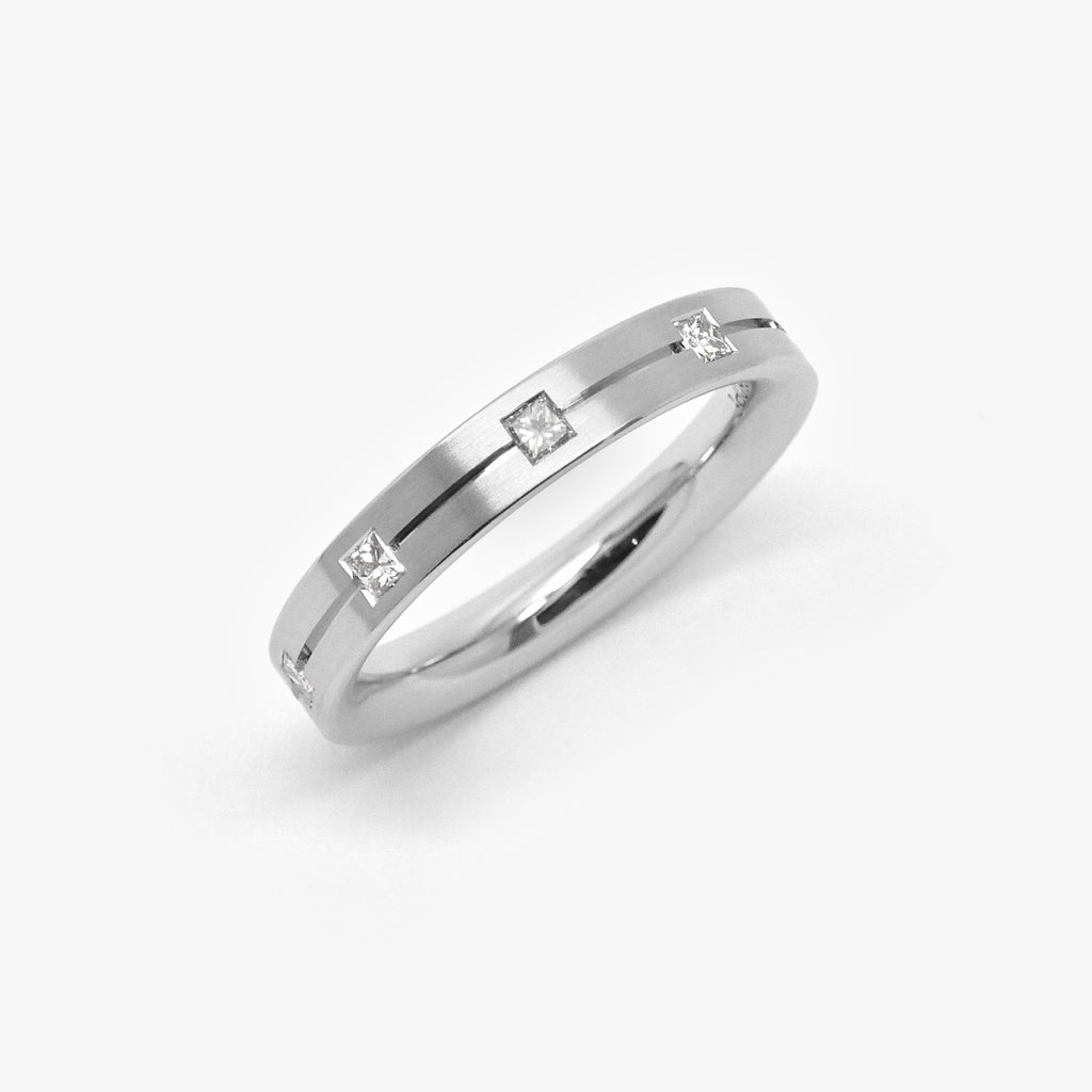CURVE ETERNITY WEDDING RING - PLATINUM + 9 PRINCESS DIAMONDS – ORRO